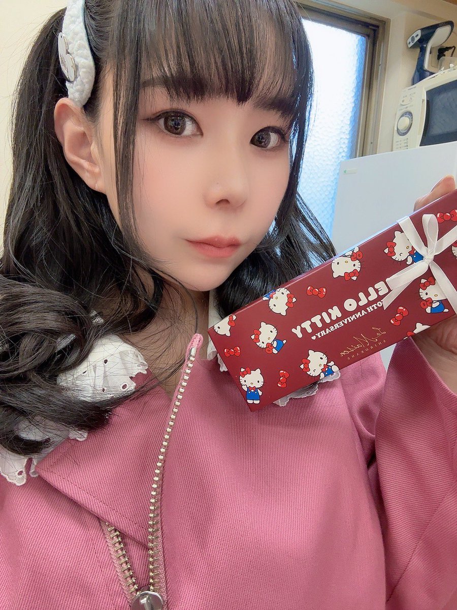 Lulu 262 数年ぶりに会ったアラサー巨乳ニート姉の無防備なおっぱいに社会人弟ち ぽがイラつき抱き心地最高