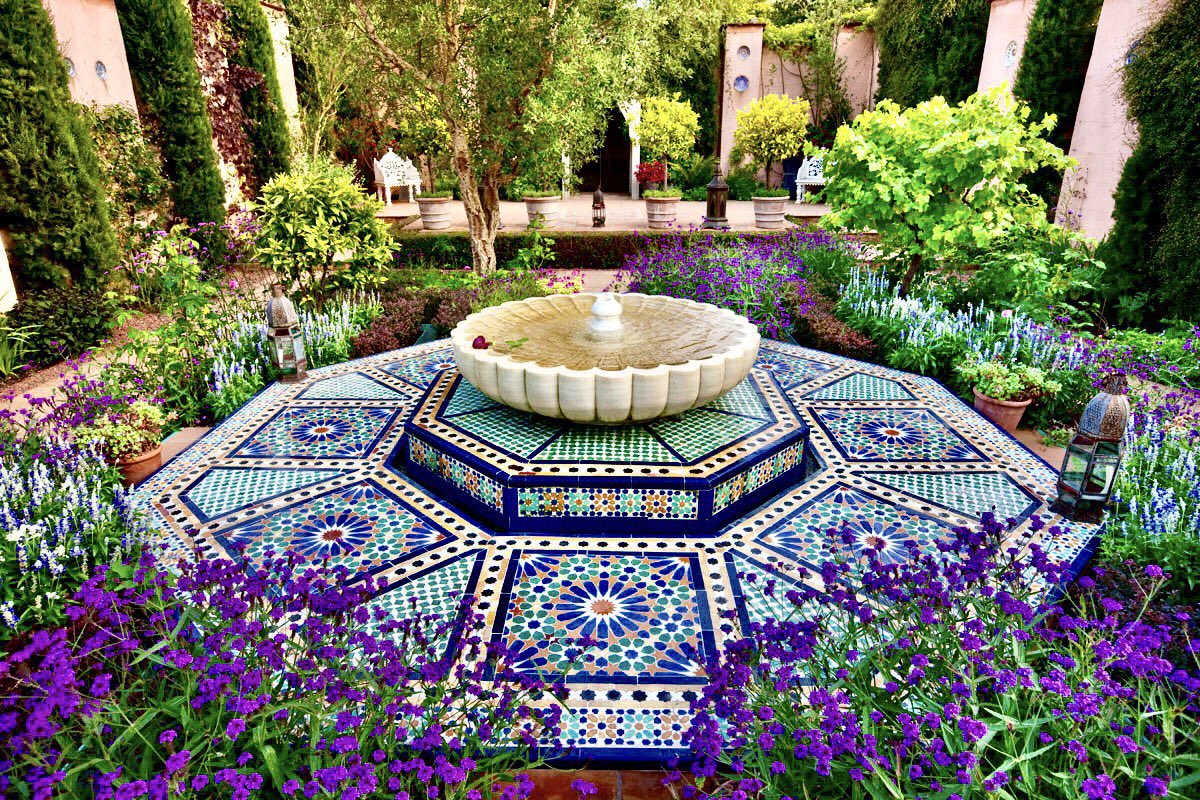 Designed to imitate the heavens, Islamic gardens are lush oases of ...