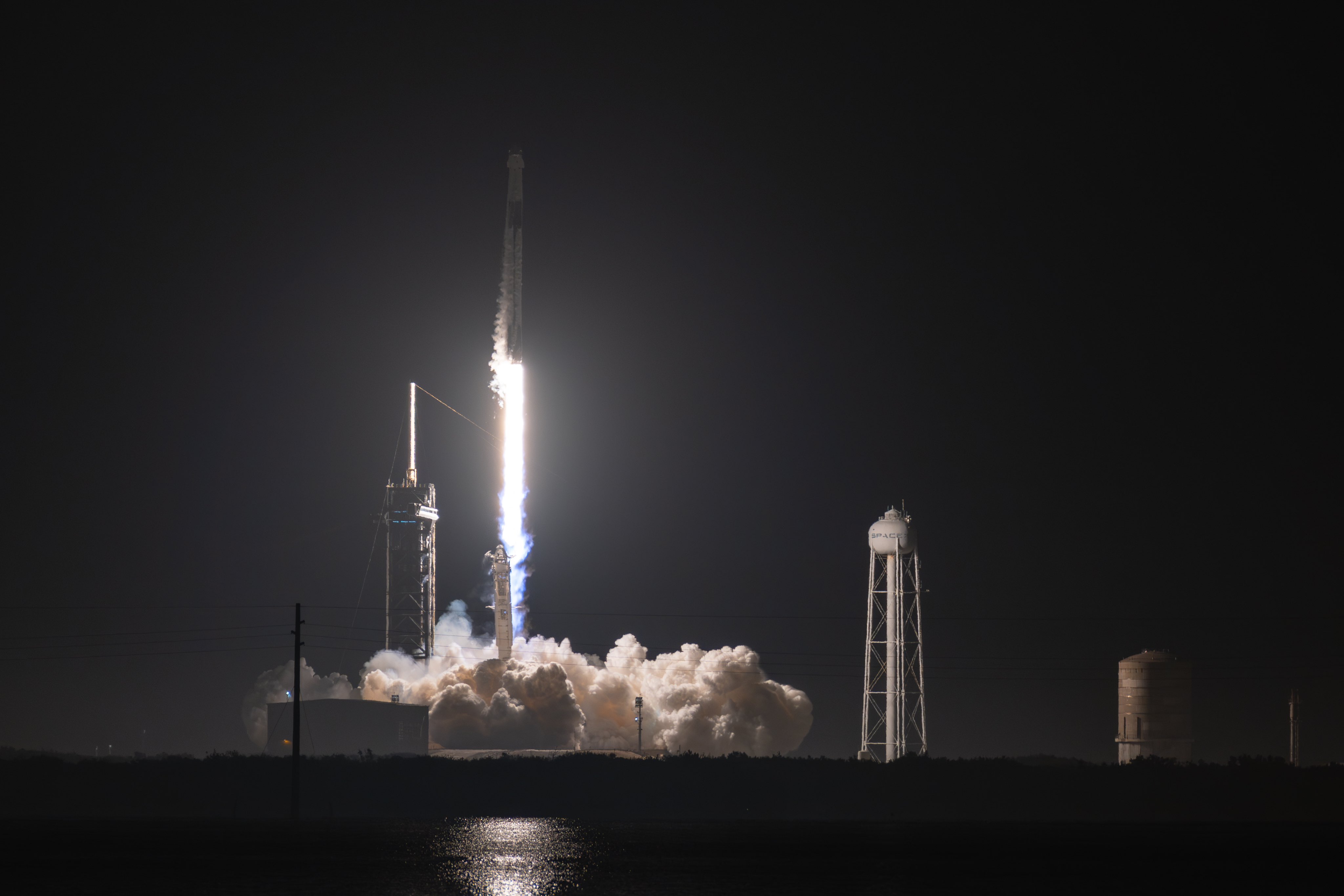 Falcon 9 (Dragon Crew-8 USCV-8) - KSC - 4.3.2024 - Page 4