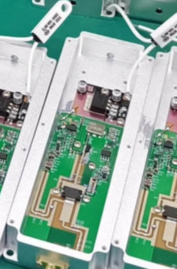 Russian soldier with the latest Backpack Anti Drone Jammer... https://t ...