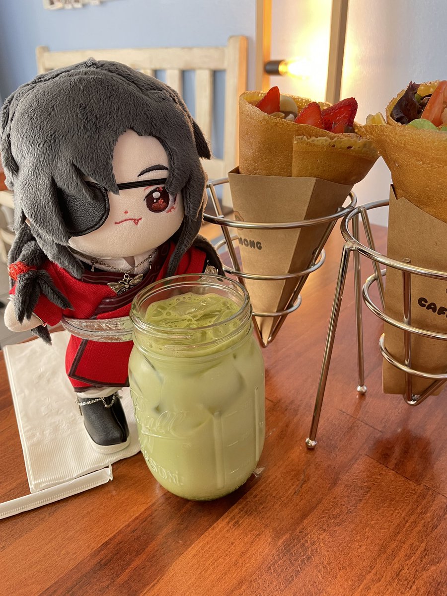 「a solo day out with fafa his little fac」|anhi ☁️のイラスト