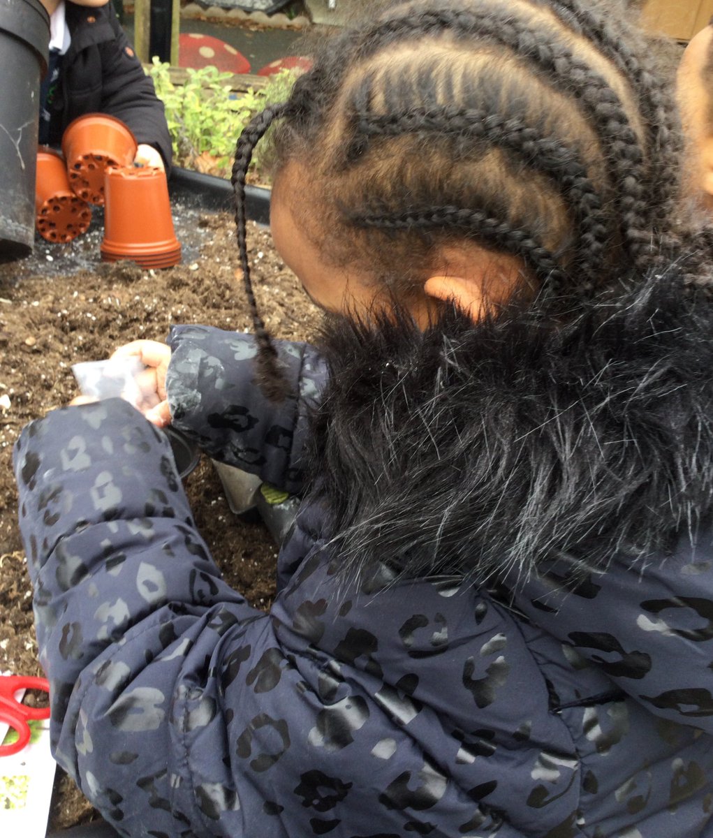 Southmead Primary School, Princes Way, Wimbledon, SW19 6QT