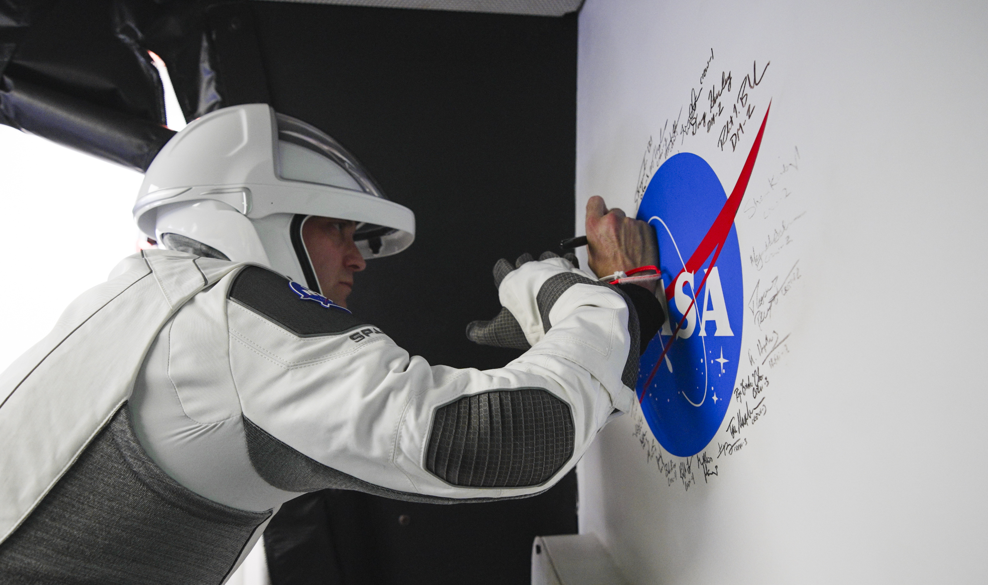 Falcon 9 (Dragon Crew-8 USCV-8) - KSC - 4.3.2024 - Page 5