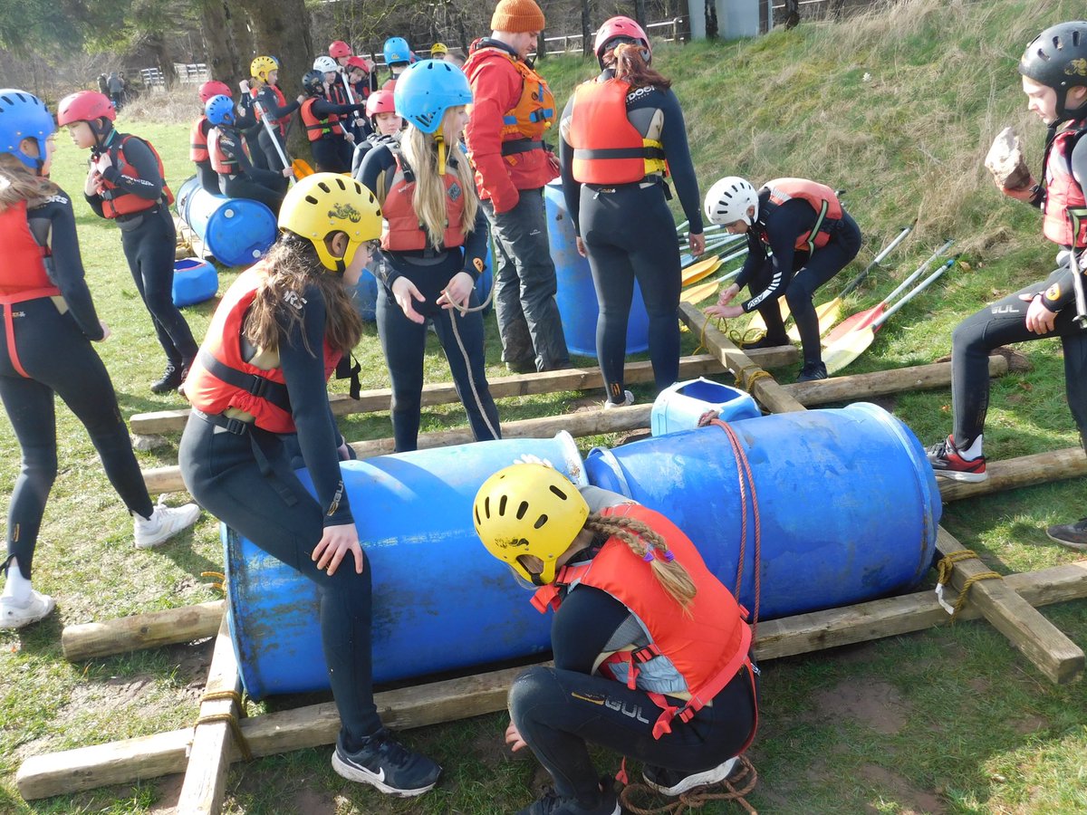 The Emmbrook School - Home