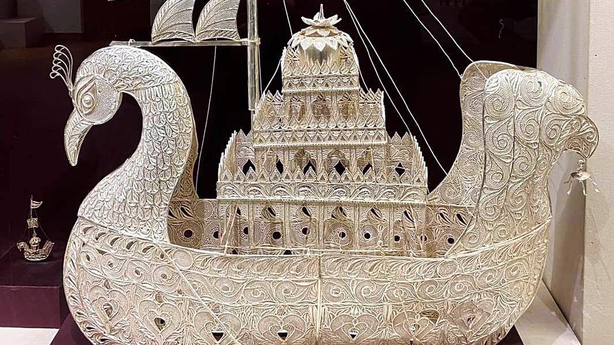 🌐 𝗥𝘂𝗽𝗮 𝗧𝗮𝗿𝗮𝗸𝗮𝘀𝗶: 𝗚𝗜 𝗧𝗮𝗴 🔸𝑻𝒉𝒆 𝒇𝒂𝒎𝒐𝒖𝒔 𝒔𝒊𝒍𝒗𝒆𝒓 𝒇𝒊𝒍𝒊𝒈𝒓𝒆𝒆 (𝑹𝒖𝒑𝒂 𝑻𝒂𝒓𝒂𝒌𝒂𝒔𝒊) 𝒐𝒇 ...