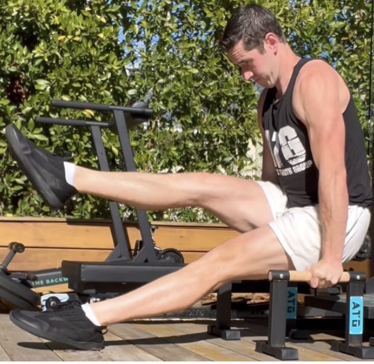 Thread By @kneeovertoesguy - This thread shares 10 favorite...