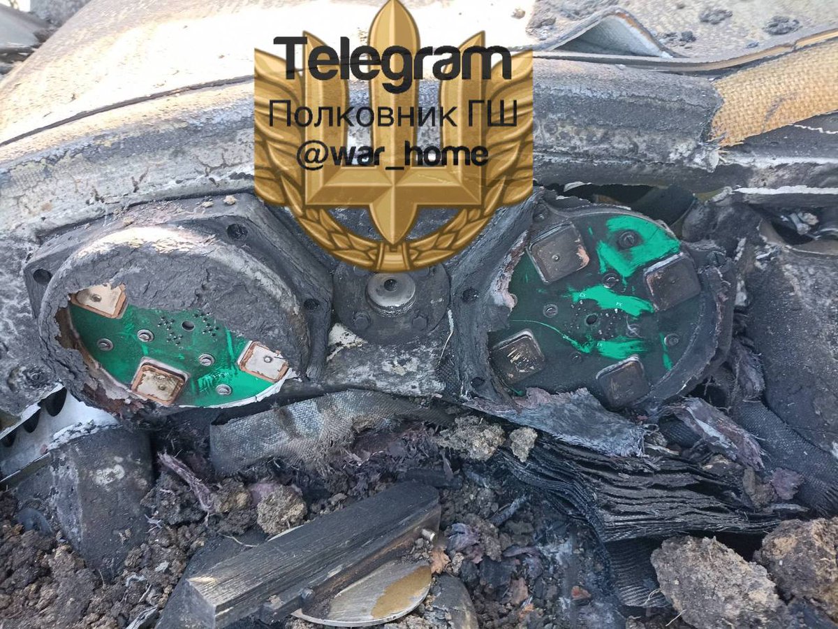 It would appear the Russians have replaced the dispensers for 9B899 ...