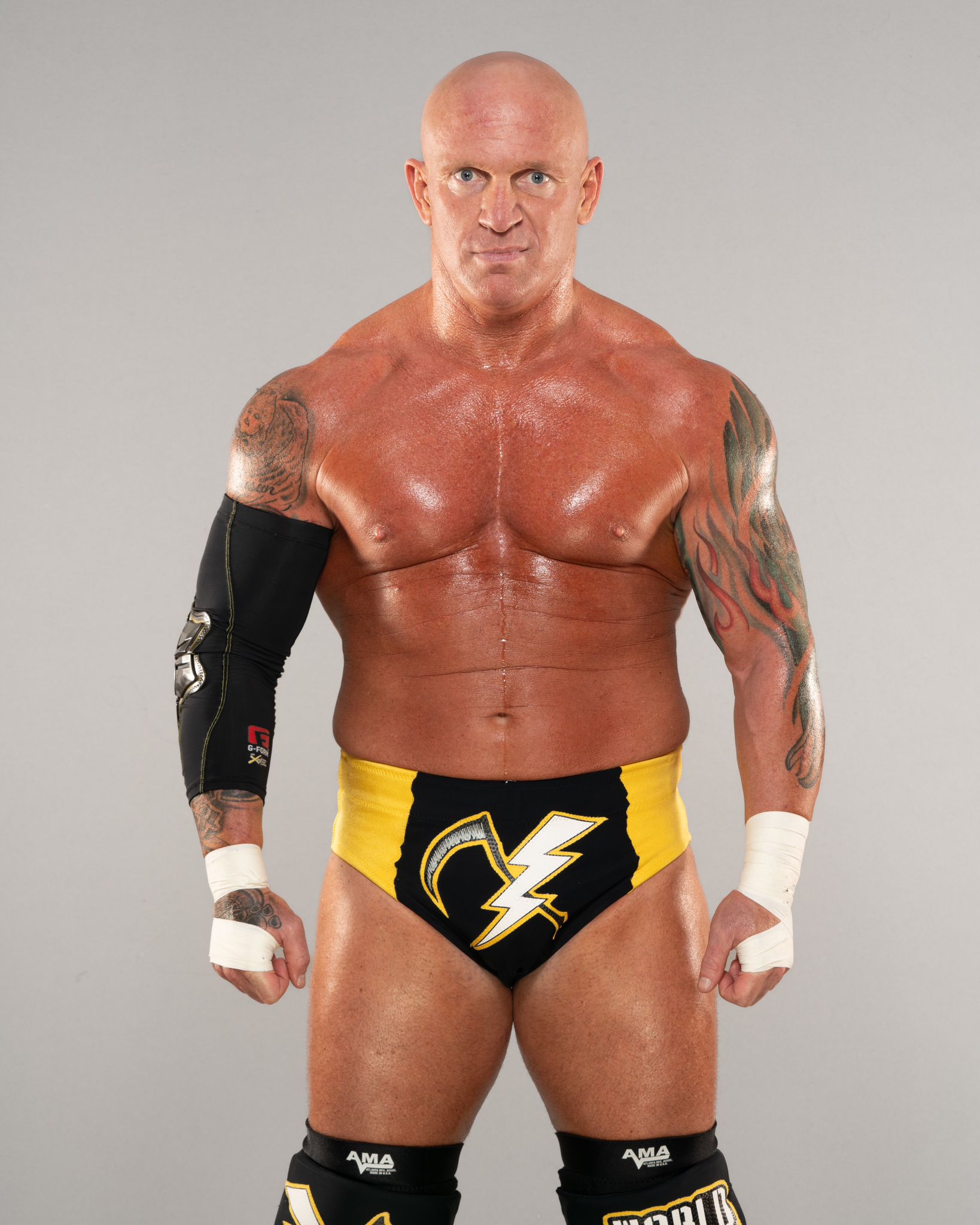 Eric Young Wrestler Former WWE Star Appears As Mystery Partner At