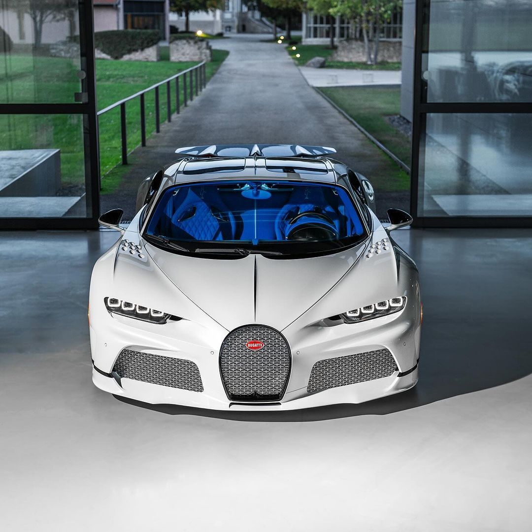 Bugatti Chiron 2024 Wallpaper