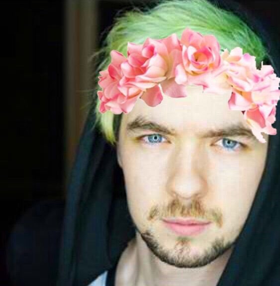 Victoria Naughton's Instagram, Twitter & Facebook on IDCrawl