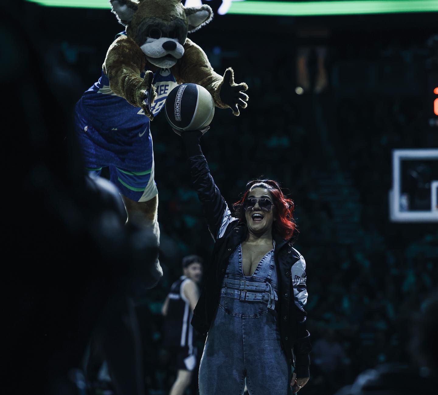 Bayley NBA Maçında | GüreşTürkiye | WWE Türkiye