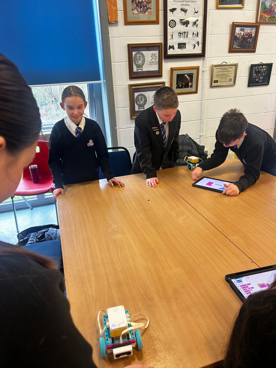 Blackwood Comprehensive School | Ymdrech i drechu / Strive to succeed