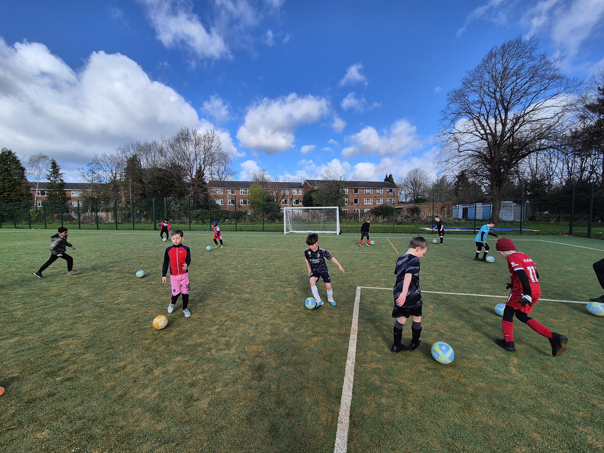 Yattendon School Logo West Berkshire Brewery Taproom Is In Muddy