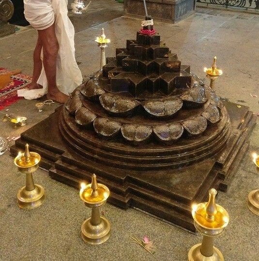 SRI YANTRA 🪷 Sri Yantra is a device to awaken the microcosmic form of ...