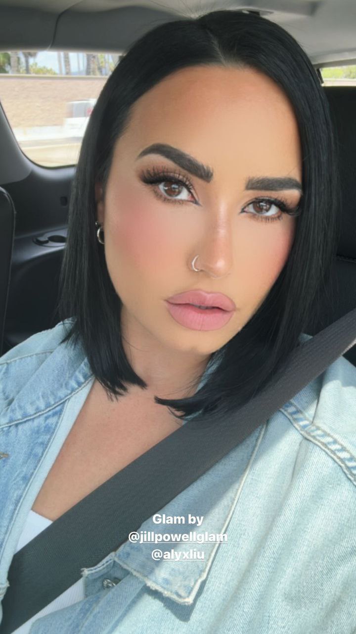 Demi Lovato Gruaig Bándearg Tumblr 2024 DEMI LOVATO For Teen Vogue,