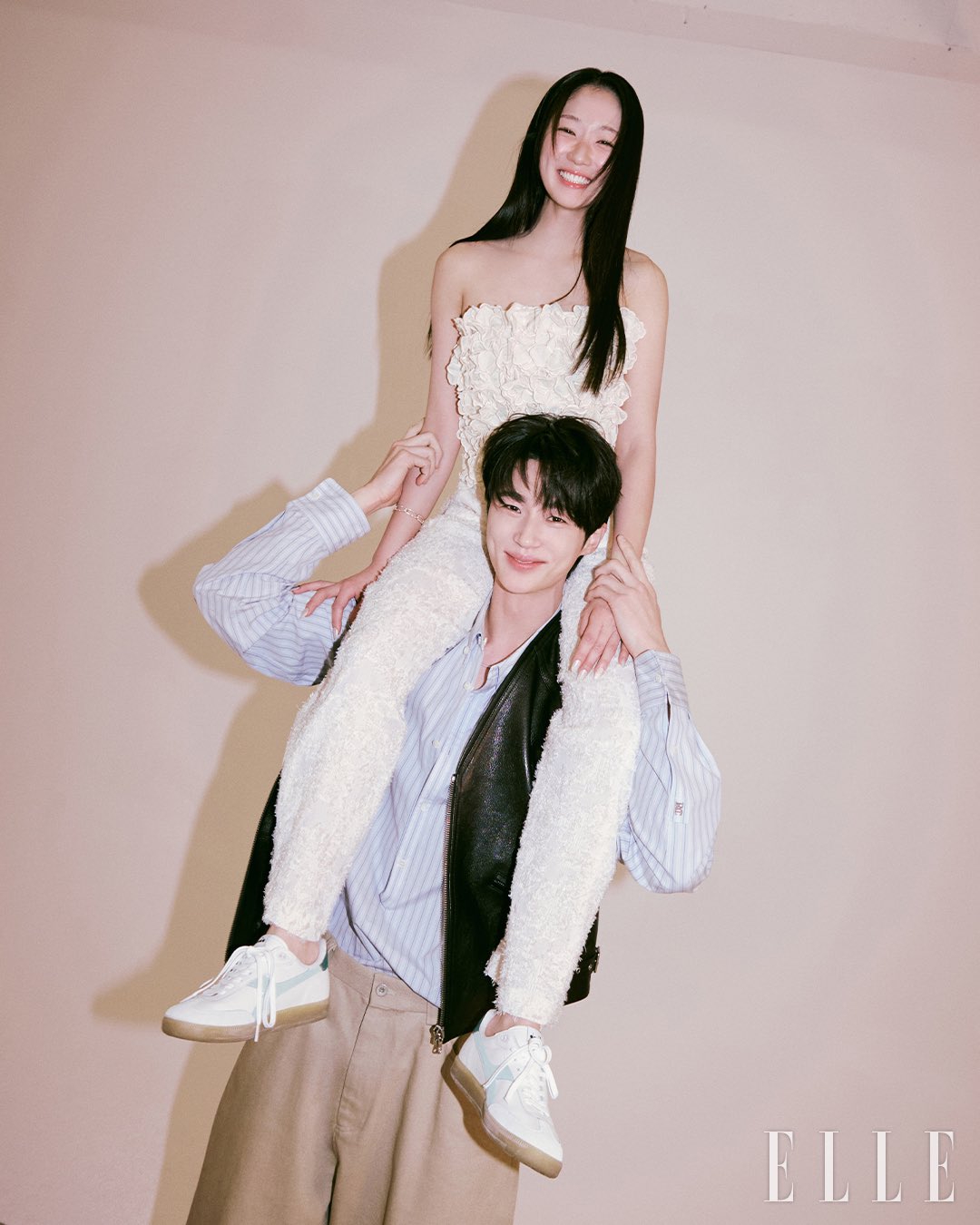 Byun Woo Seok Reveals How 'Lovely Runner' Co-Star Kim Hye Yoon Kept Him ... Byun Woo Seok Reveals How 'Lovely Runner' Co-Star Kim Hye Yoon Kept Him ...