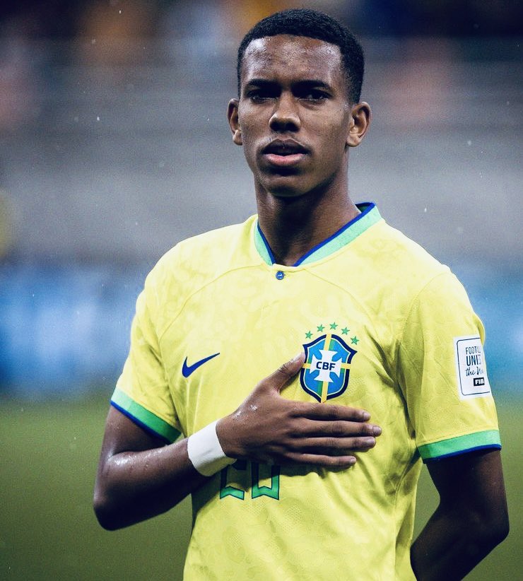 All the big clubs want him. Same level of talent to early Santos Neymar ...