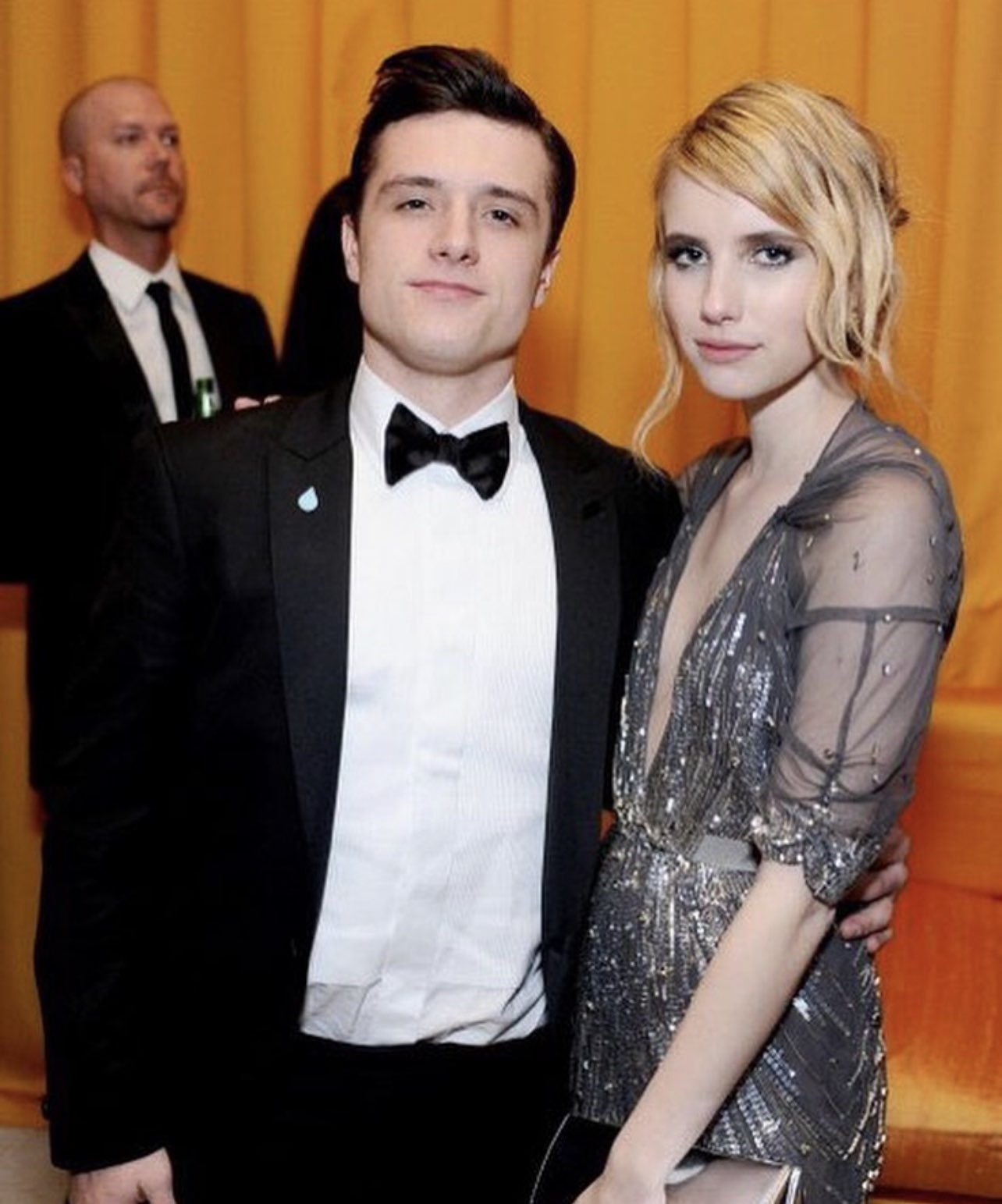 Emma Roberts E Josh Hutcherson Emma Roberts Throught The