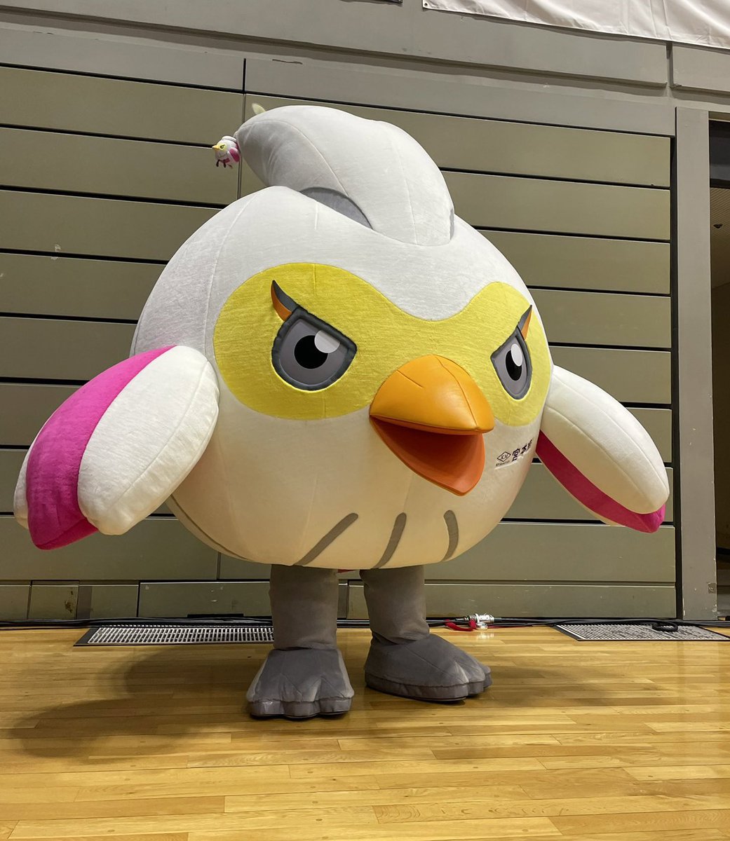 「Vic, an egret fairy who is shaped like a」|Mondo Mascotsのイラスト