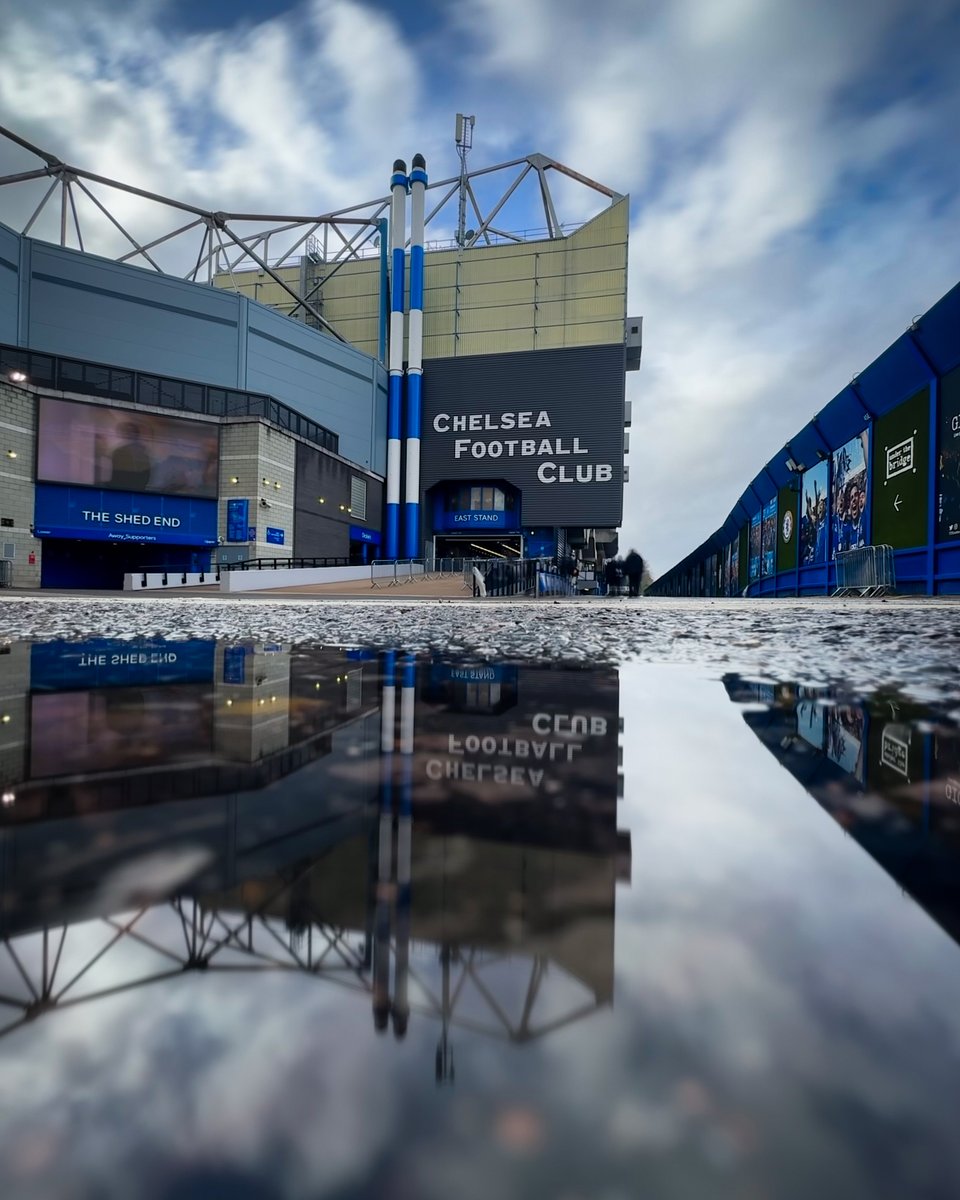 On site in west London 📍 #MUFC || #CHEMUN - Thread from Manchester ...