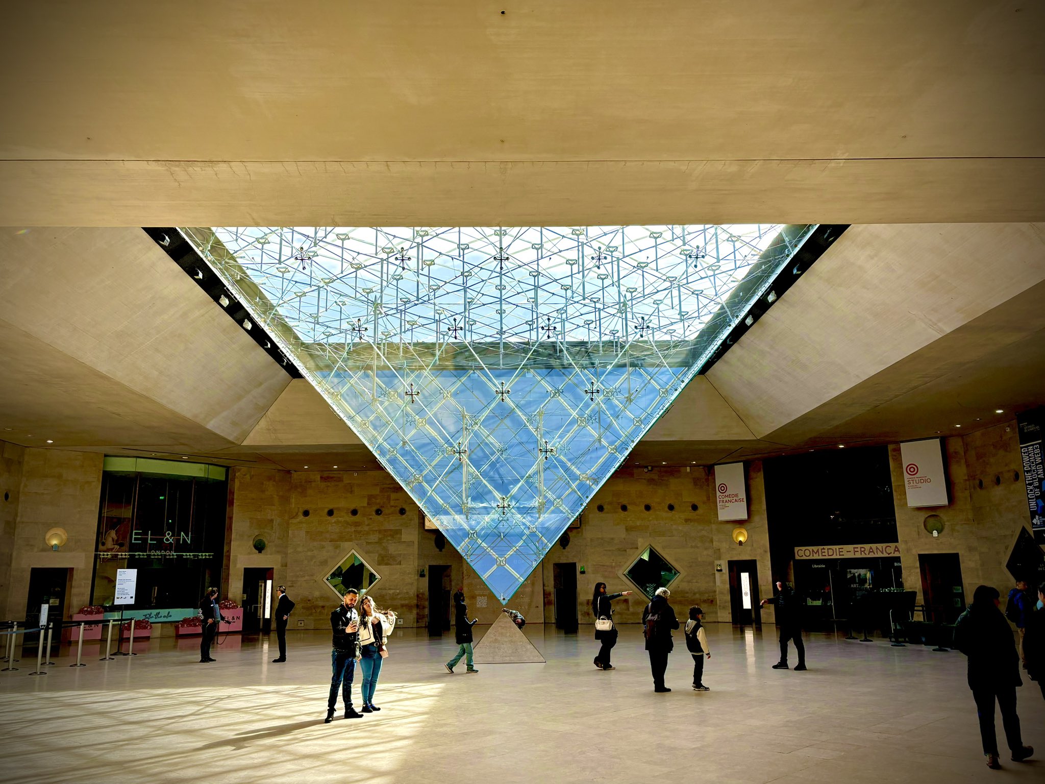 Upside Down Pyramid Wallpaper