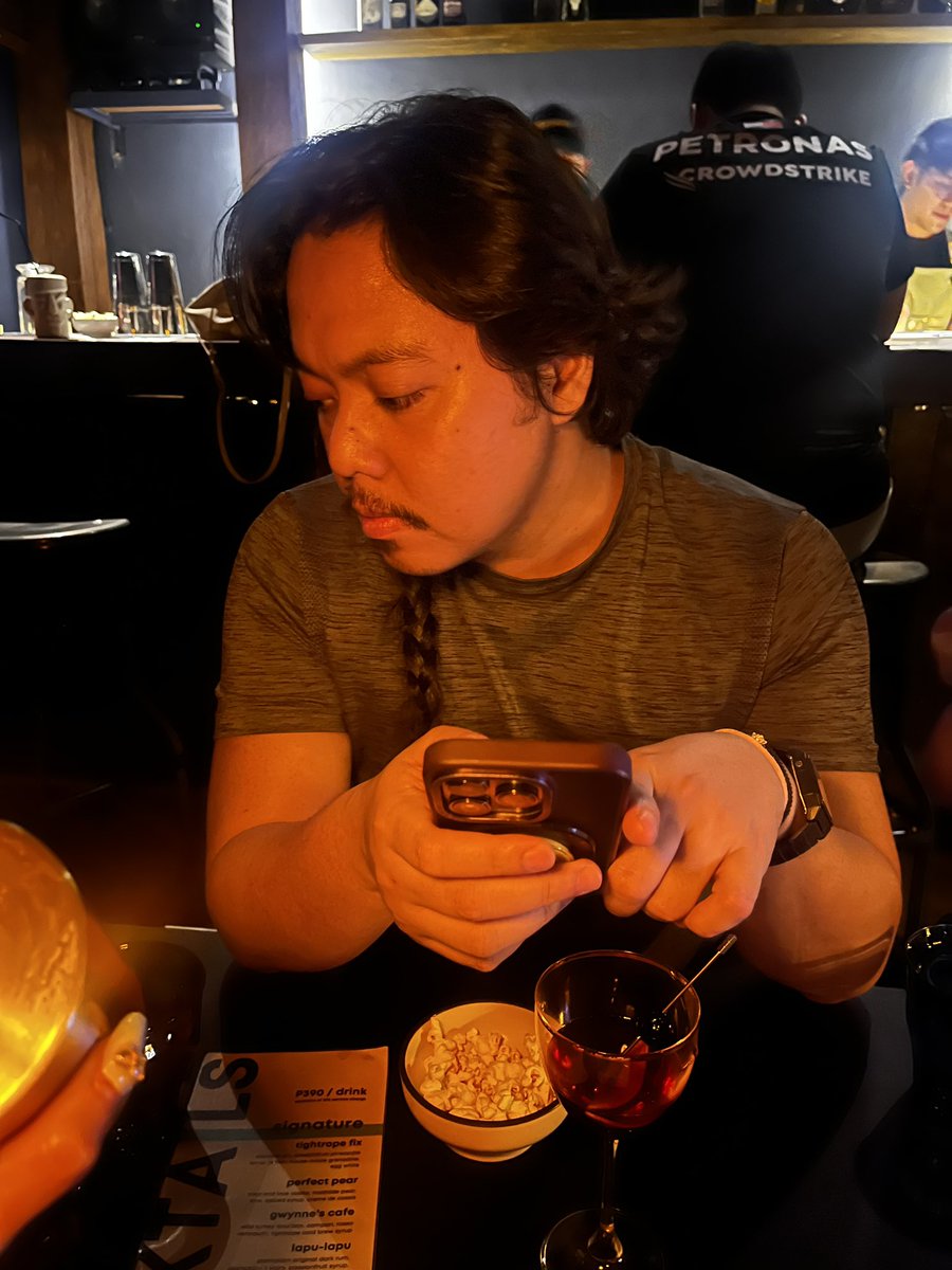 「Art V Artist. 」|Philtomato 🍅のイラスト