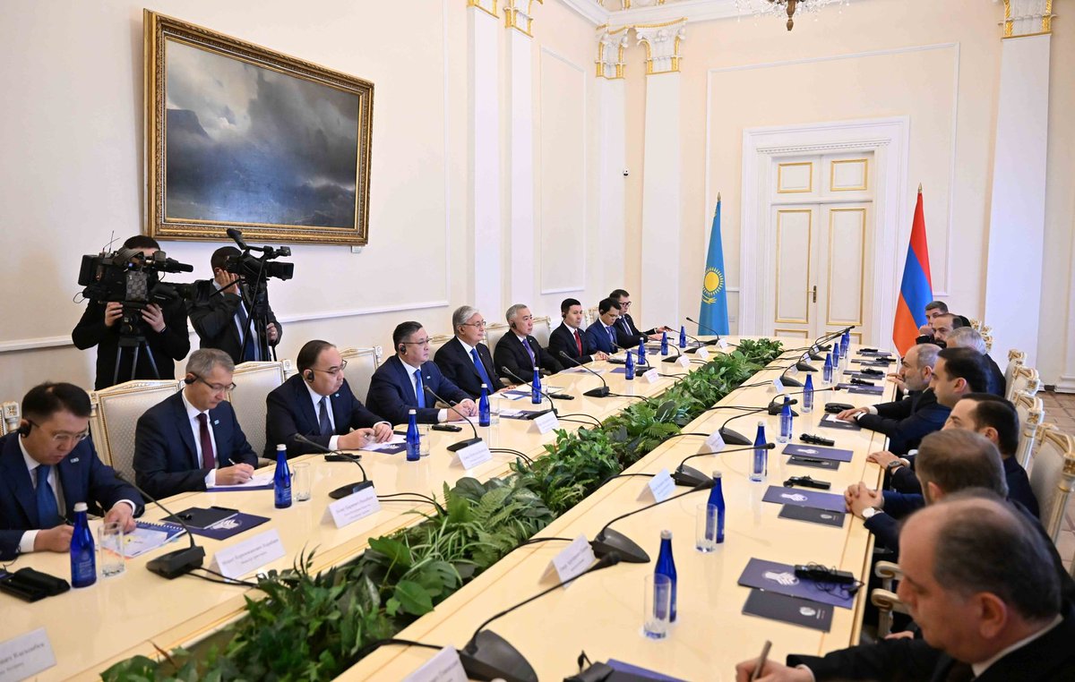 Sanshiro Hosaka's Threads – Thread Reader App