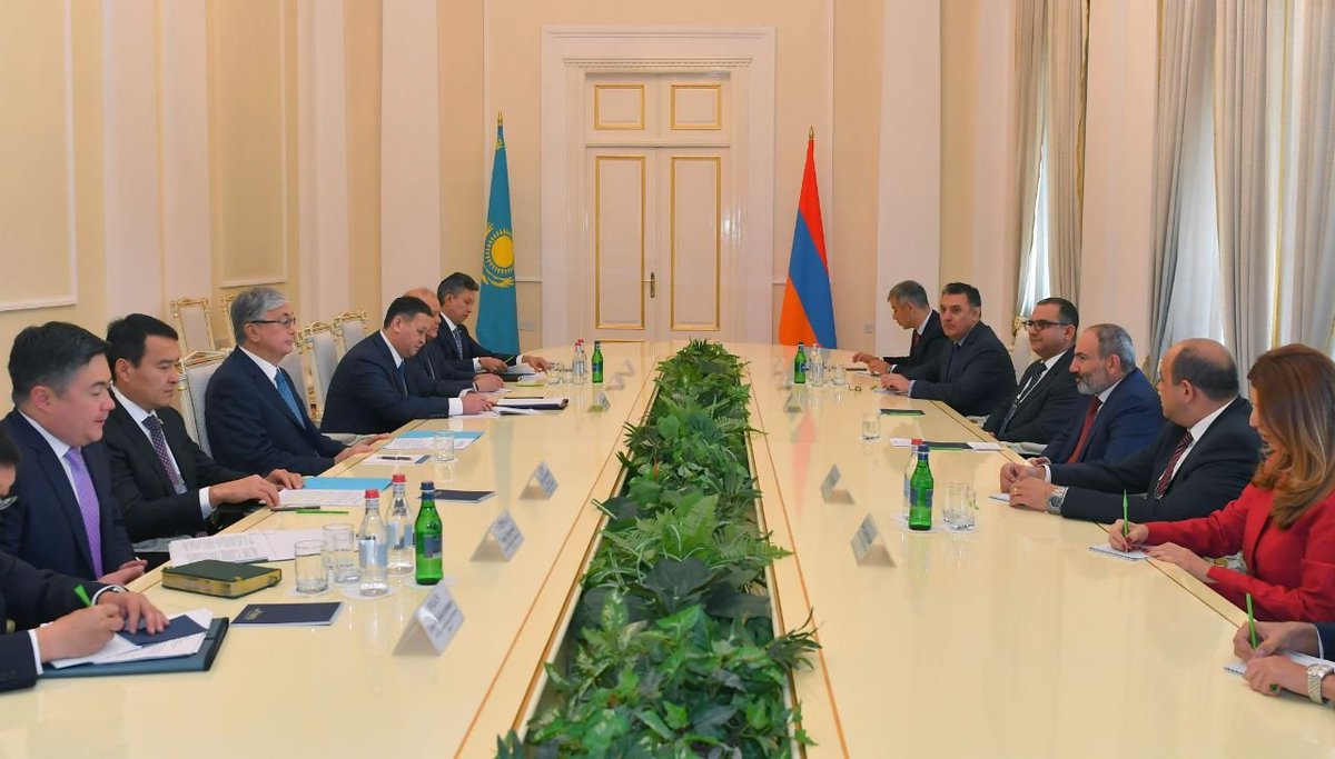 Sanshiro Hosaka's Threads – Thread Reader App