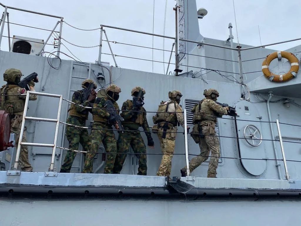WHO ARE THE SBS? A Thread: The special boat service (SBS) is a special ...