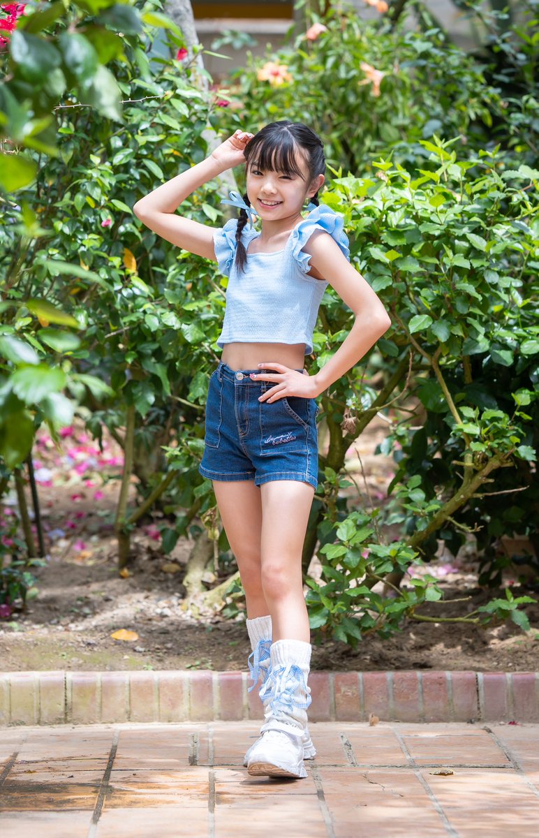 【動画】JS4のジュニアアイドルが福岡・天神でストリ ップ [808139444] : シャトーにゅーす