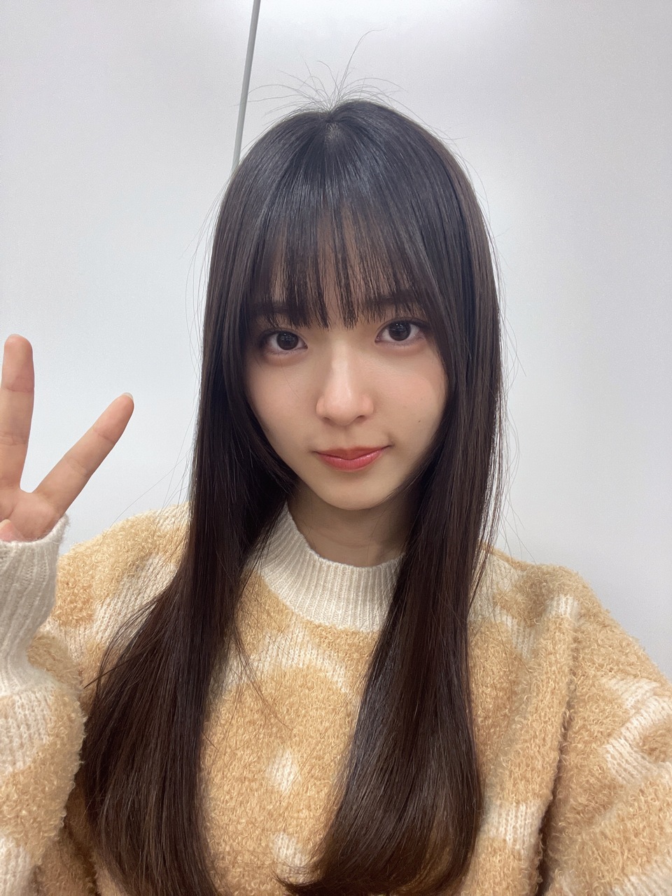 Yuuzu who fell asleep in a running pose (2024.04.20) - Sakurazaka101 ...