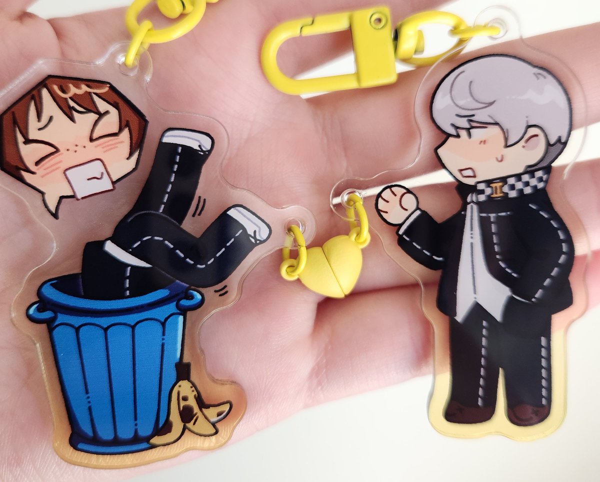 「the new merch came in!!! link in da repl」|julia🐏のイラスト