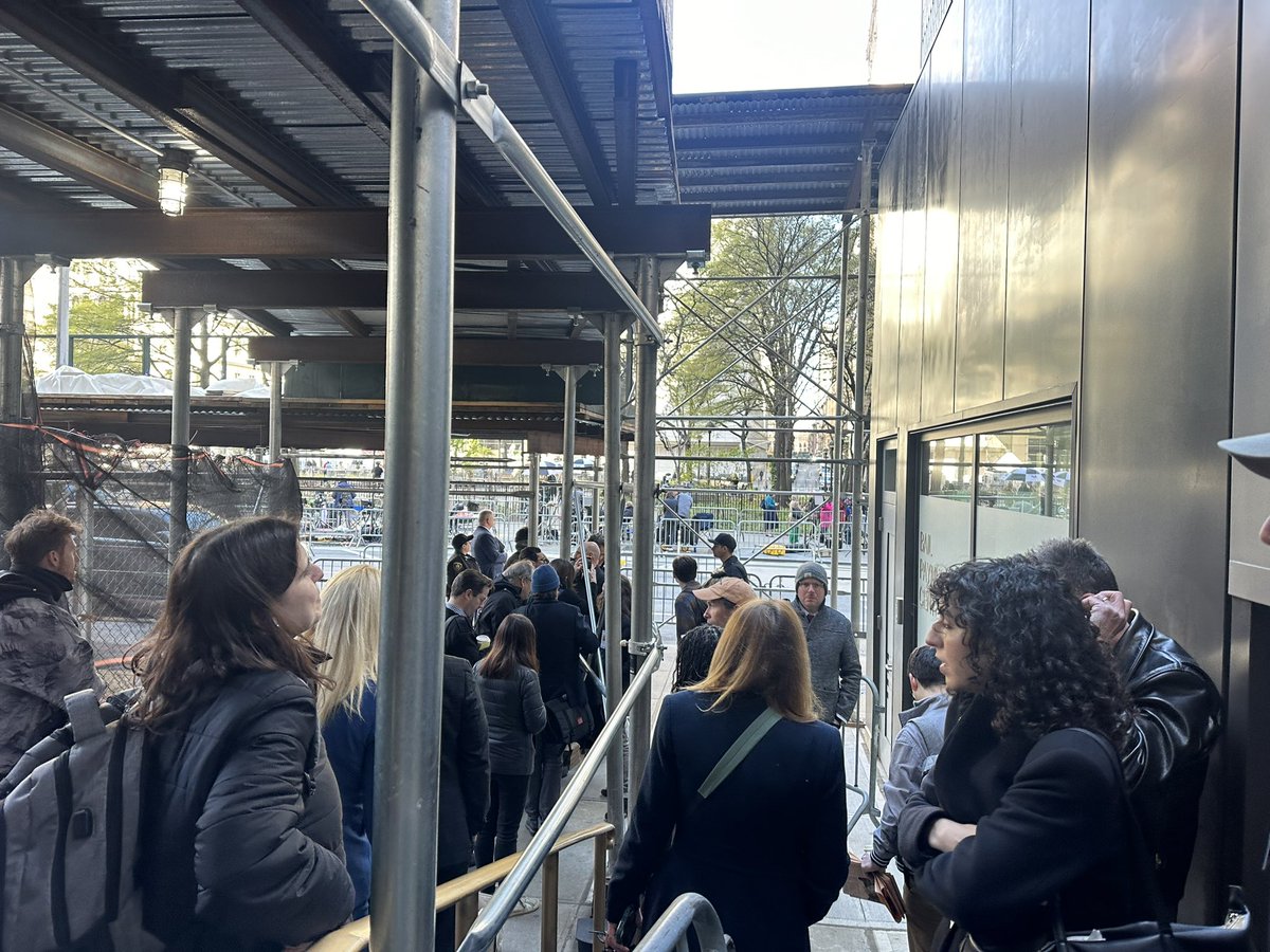 Anna Bower's Threads – Thread Reader App