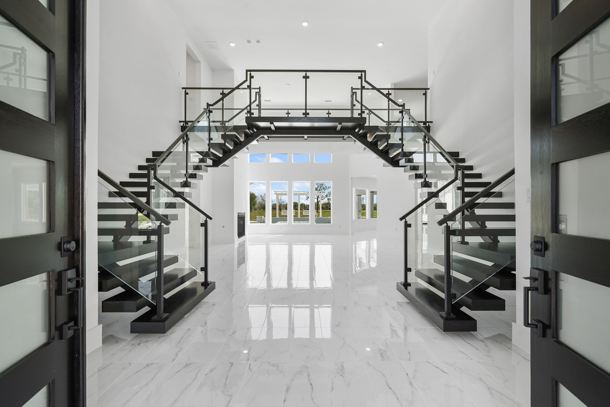 Modern Double Staircase Pin By Gina Juarez On Escalera | Staircase