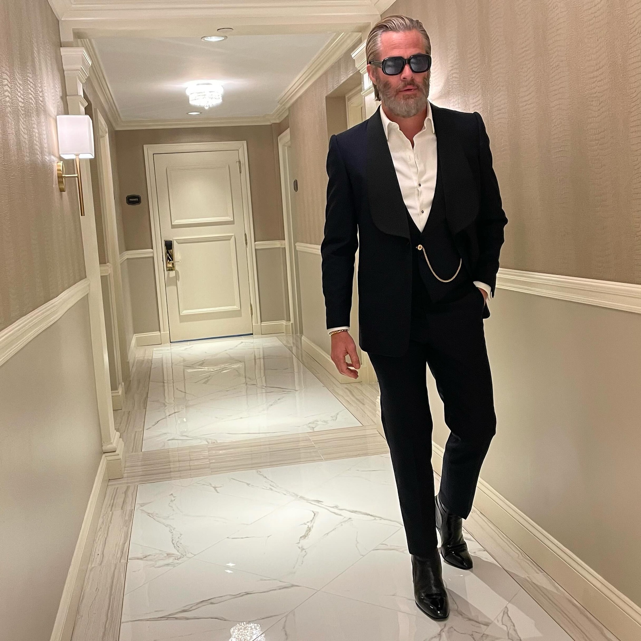 Chris Pine Instagram Chris Pine (@chrispinesite) • Instagram Photos