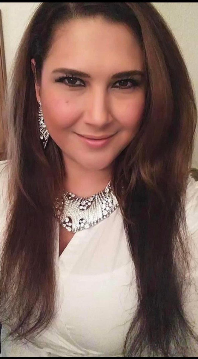 Adriana Calhoon's Instagram, Twitter & Facebook on IDCrawl