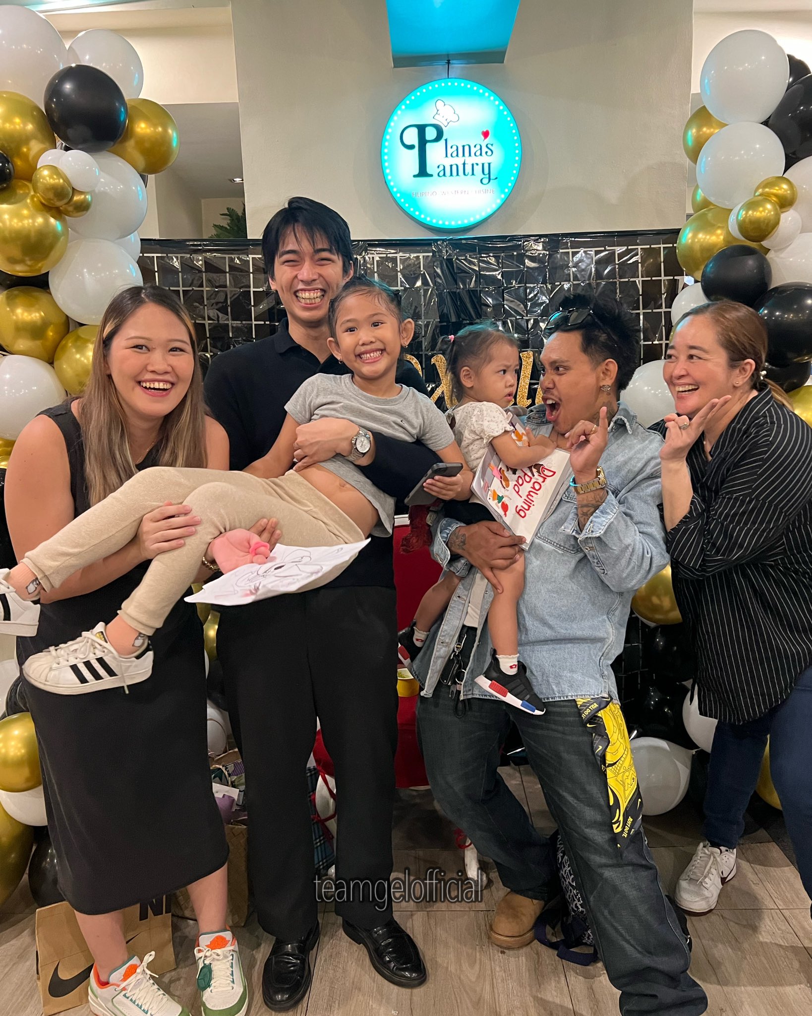 Familia De Gelo Ony Cantimbuhan Masaganang Bagong Taon! 🎇 My