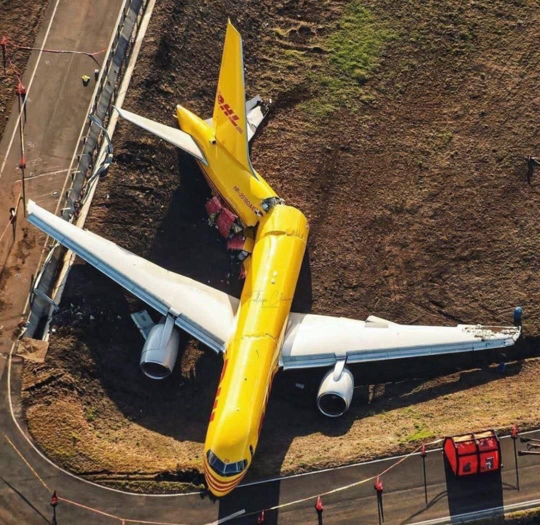 Boeing 757 Crash Accident Boeing 757 23APF A9C DHL, Monday 1 July 2002