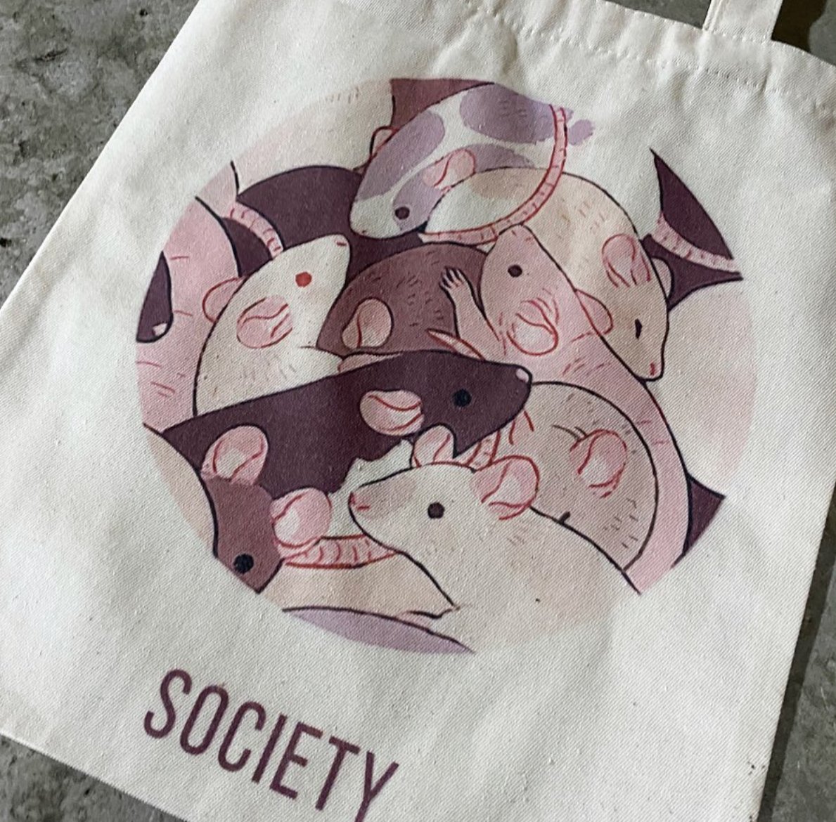 「Now on one hand I'd rather others not st」|rii abregoのイラスト