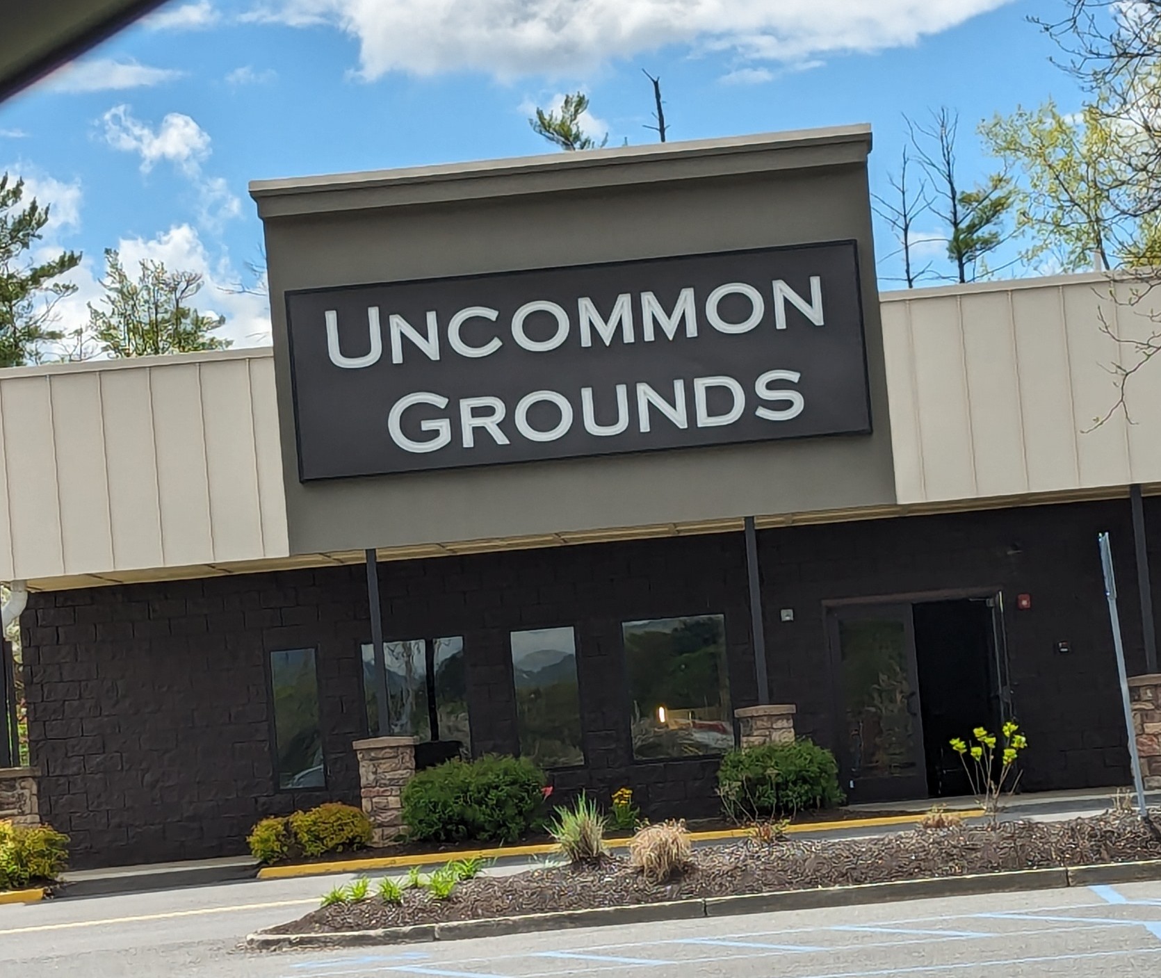 Uncommon Grounds UNCOMMON GROUNDS Updated March 2025 751 Upper