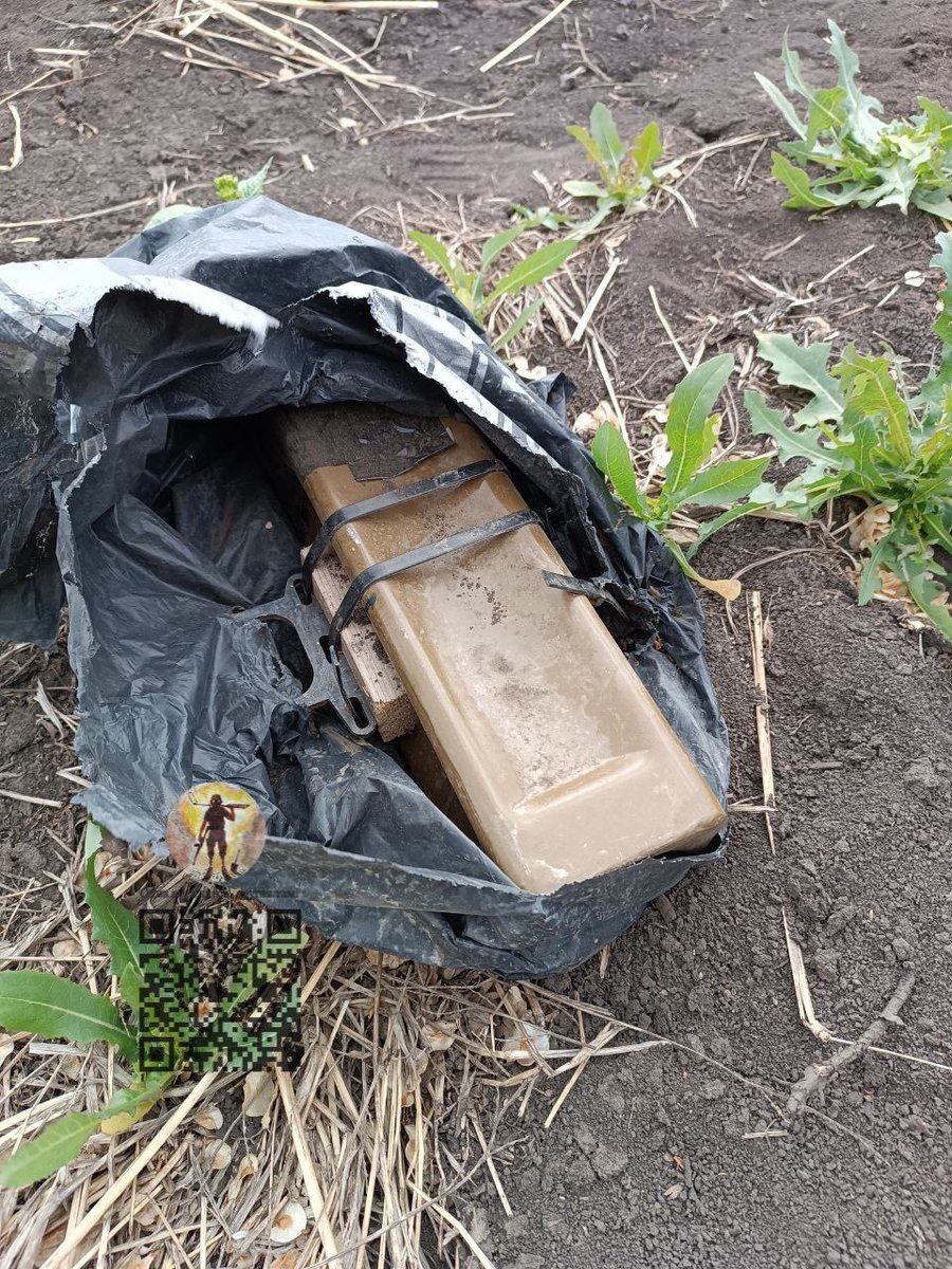 Ukraine is dropping ant-tank mines on Russian roads at night. Here a ...