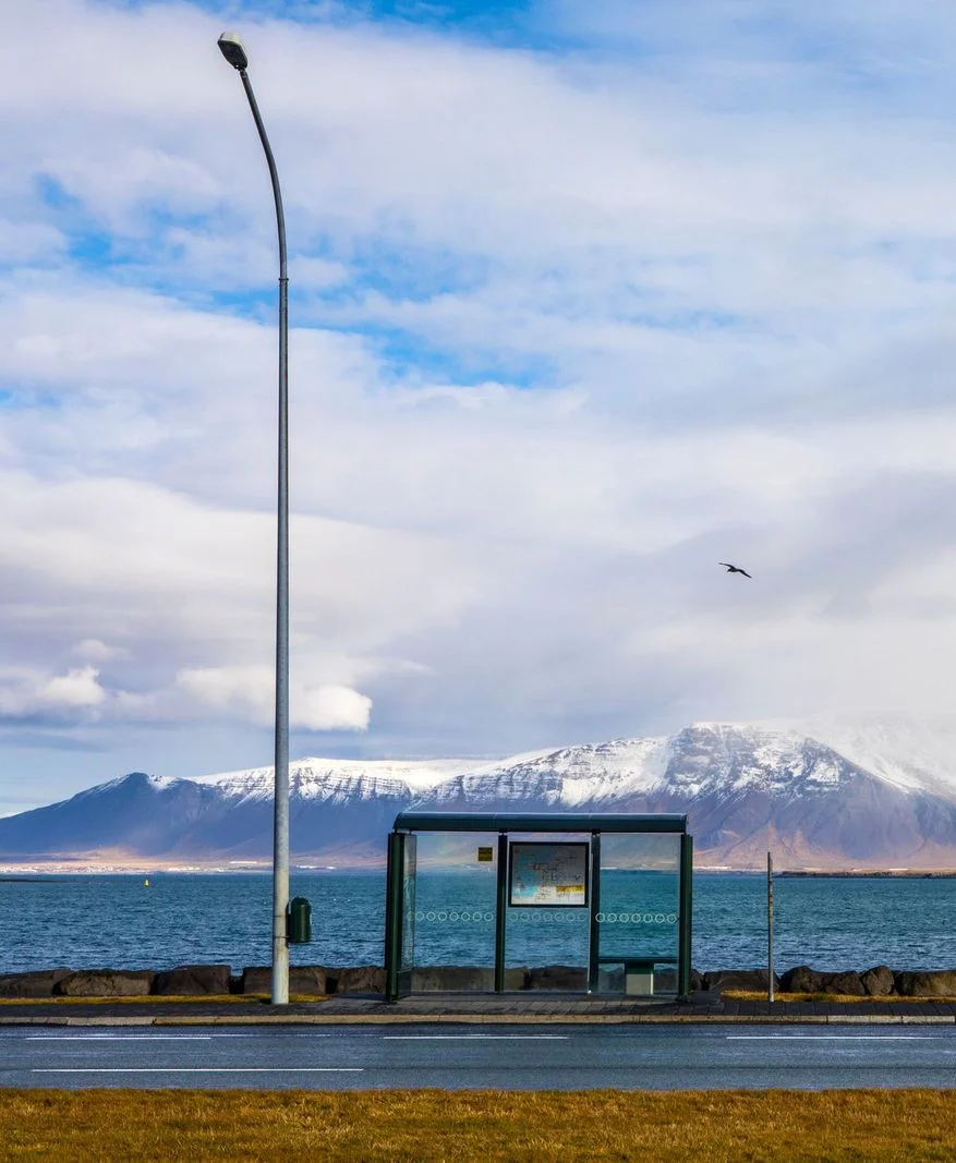 The most beautiful and unusual bus stops on Earth - a thread 🧵 1 ...