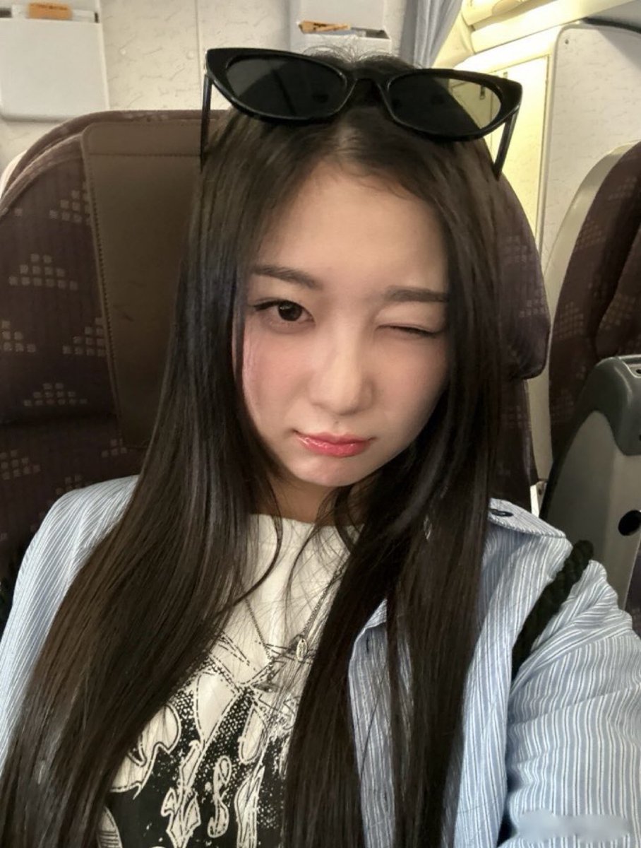 선글라스 끼고 기분 좋은 카에 #tripleS #트리플에스 #Kaede #카에데 https://t.co/oopsn1OU4m