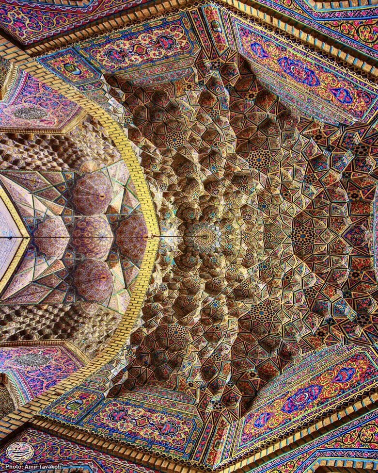 The beauty & complexity of Islamic geometric patterns is deeply ...