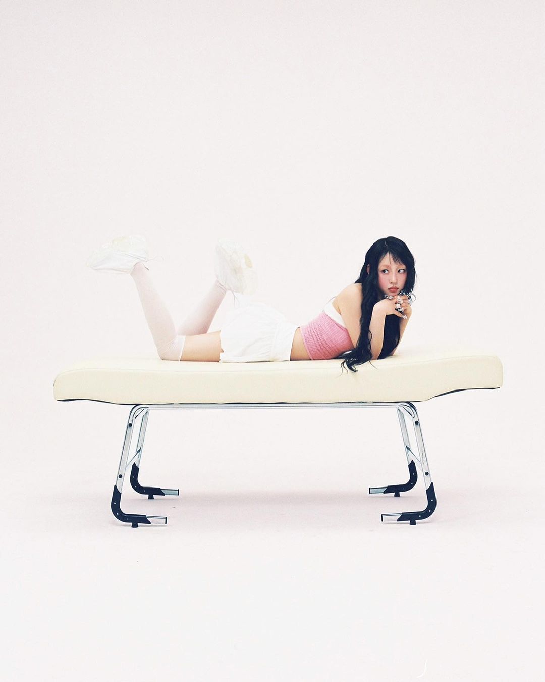 Yves - 'LOOP' feat.Lil Cherry - Official Video ⋆ Girl Group Stan