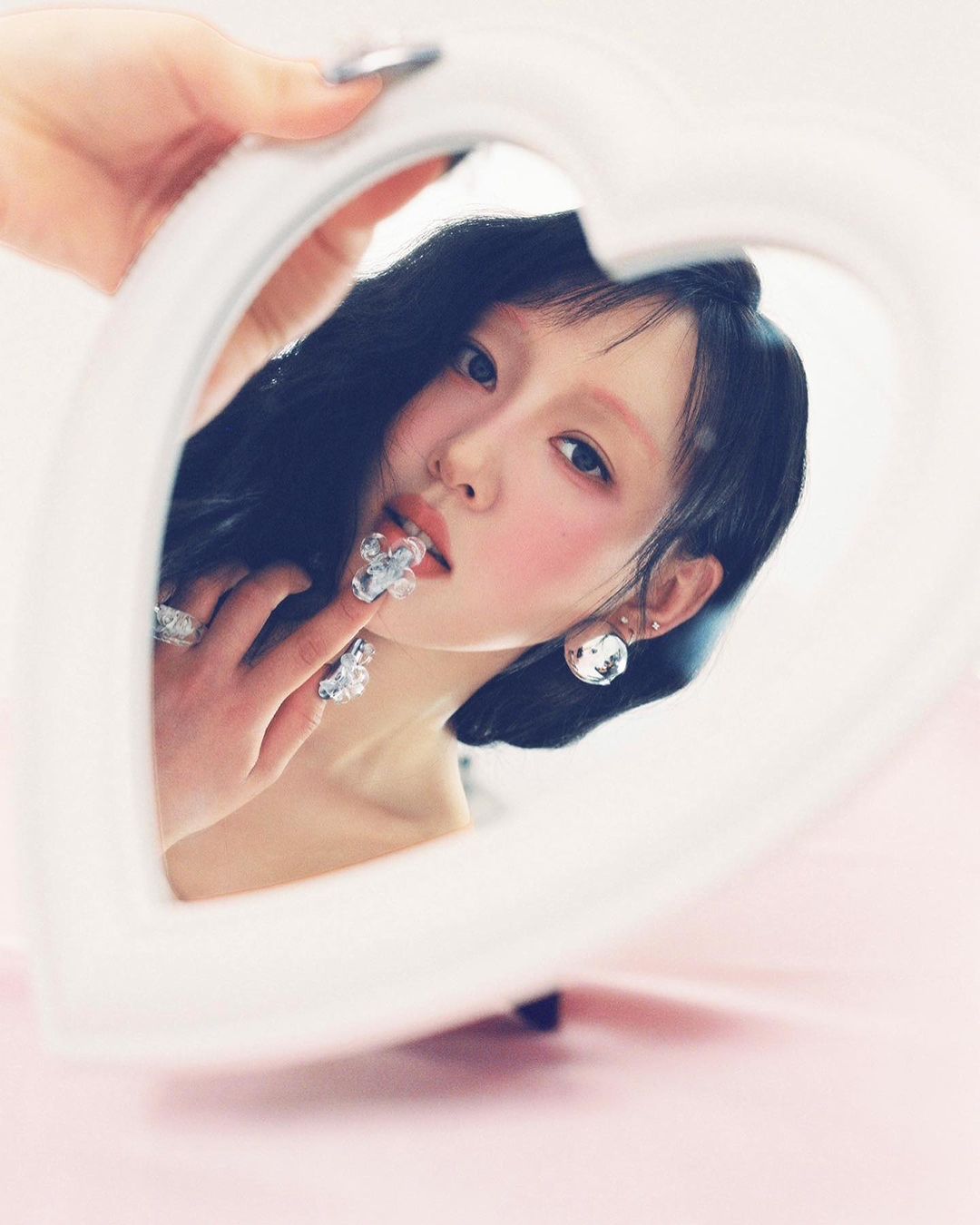 Yves - 'LOOP' feat.Lil Cherry - Official Video ⋆ Girl Group Stan