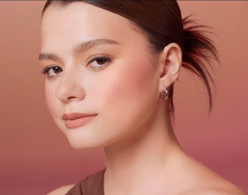 Alejandra Wall's Instagram, Twitter & Facebook on IDCrawl