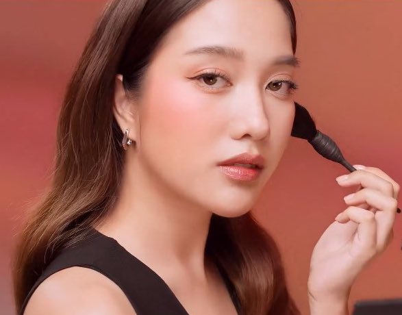 Alejandra Wall's Instagram, Twitter & Facebook on IDCrawl