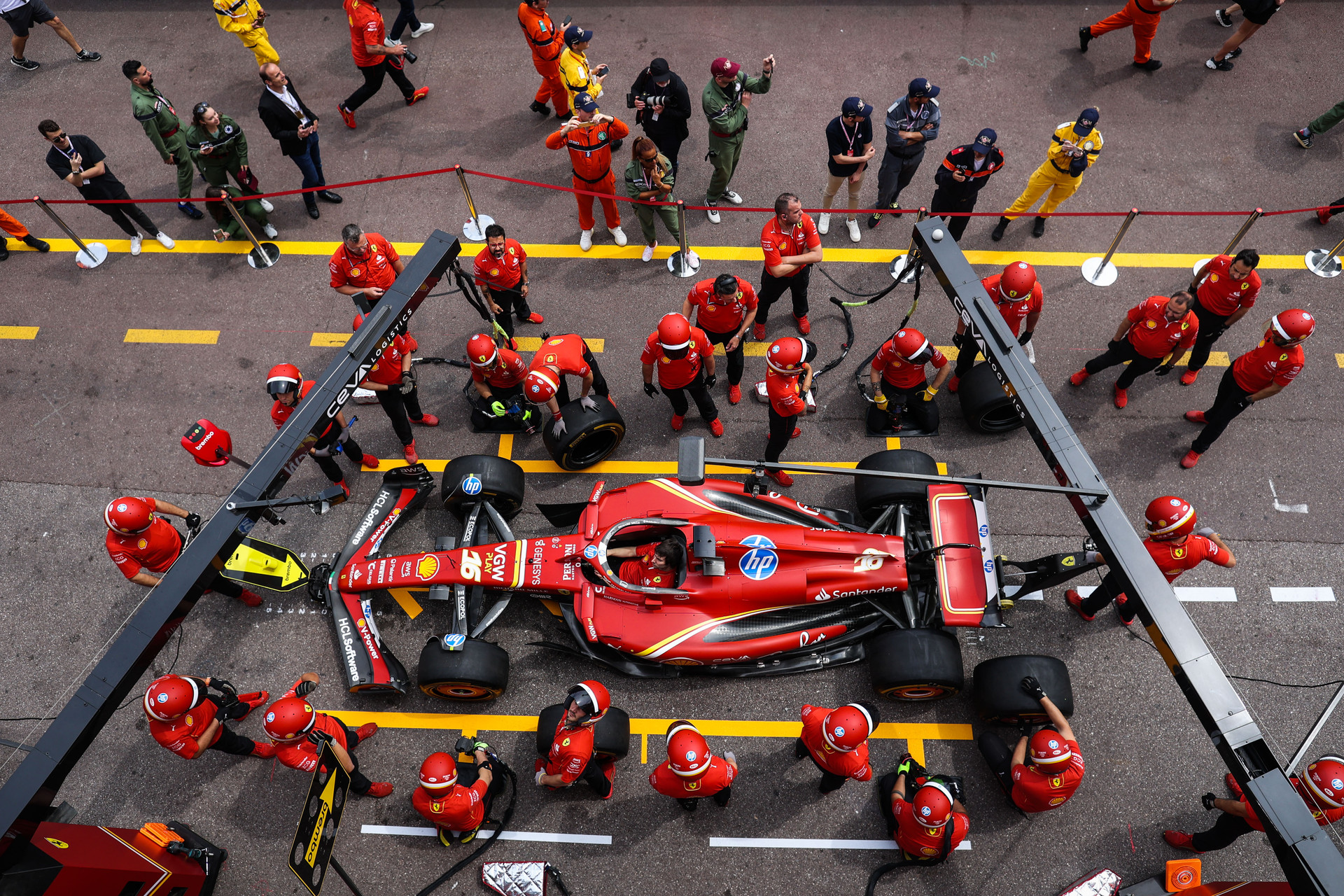 Leclerc, che sfortuna a Monaco: cos'è successo al fondo nelle prove libere?