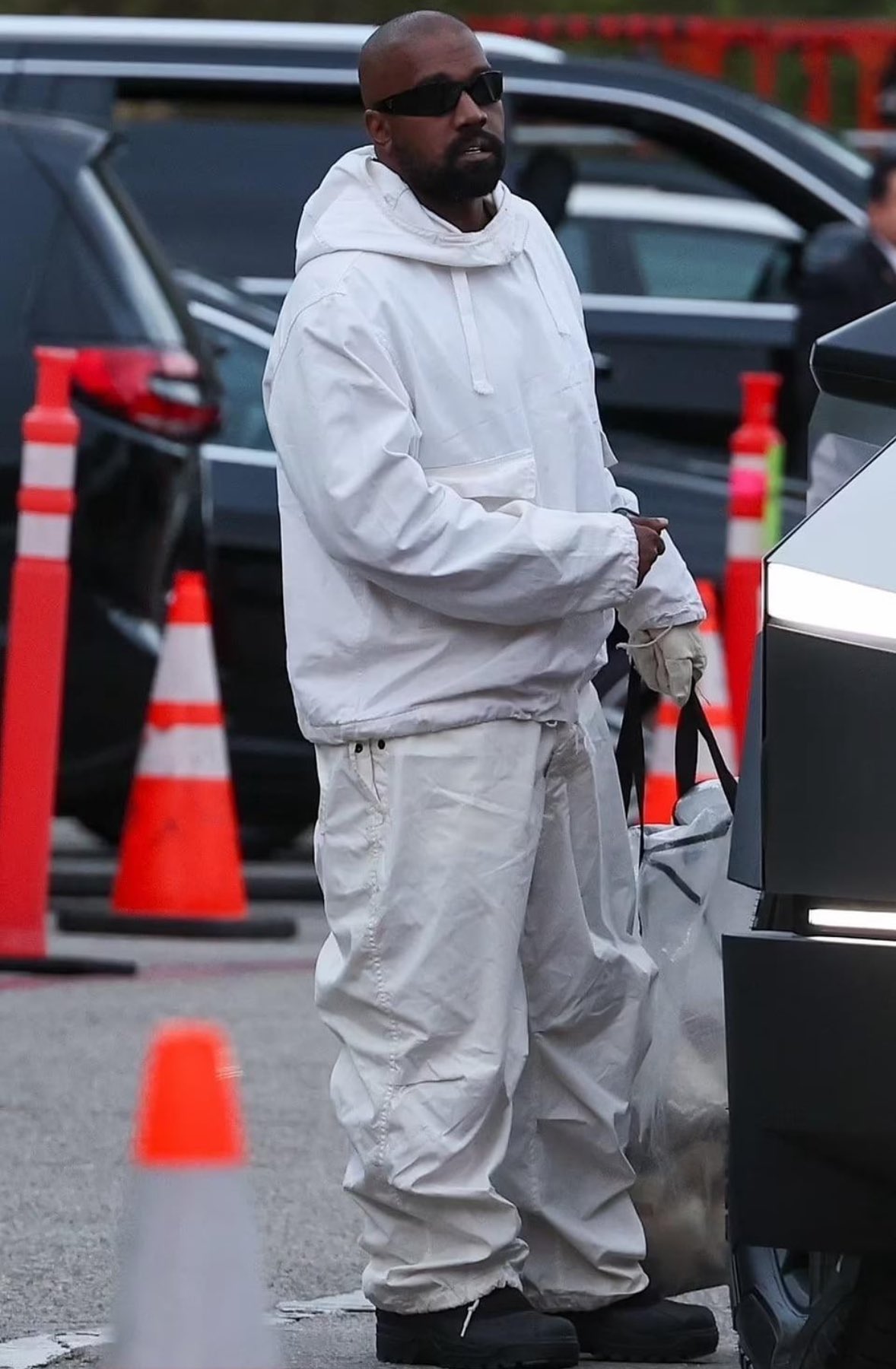 Kanye West Stijl 2024 Ye Kanye West On Nitrous Art Shirt, Hoodie,